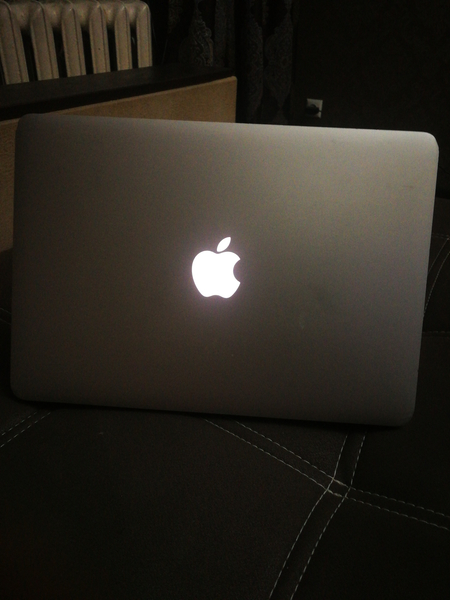 Продаю Apple MacBook Air 13