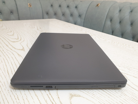 Core i3-6006U/ SSD 120gb + HDD 1000gb/ ОЗУ 4gb