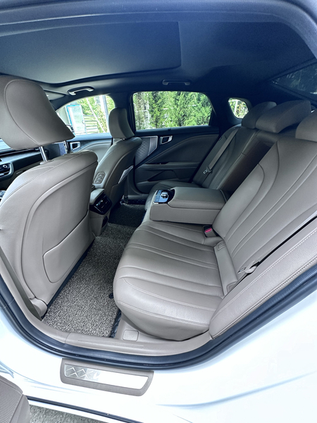 KIA K8 Hibrid  состояние отличное
