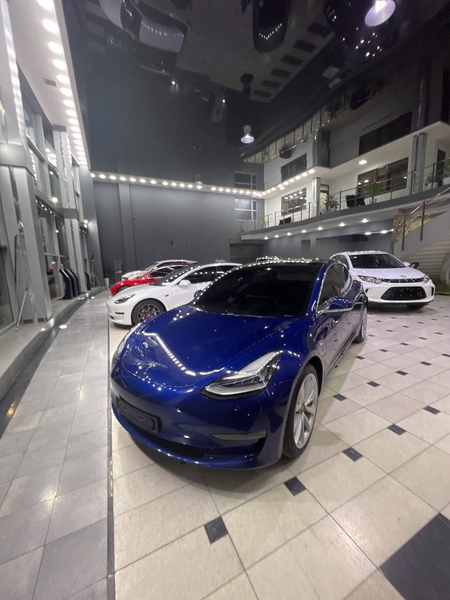 Tesla Model 3 long renj