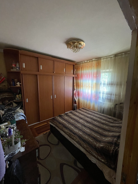 Продаётся Генерала Петрова ориентир Овир 3в4/4/4 70кв