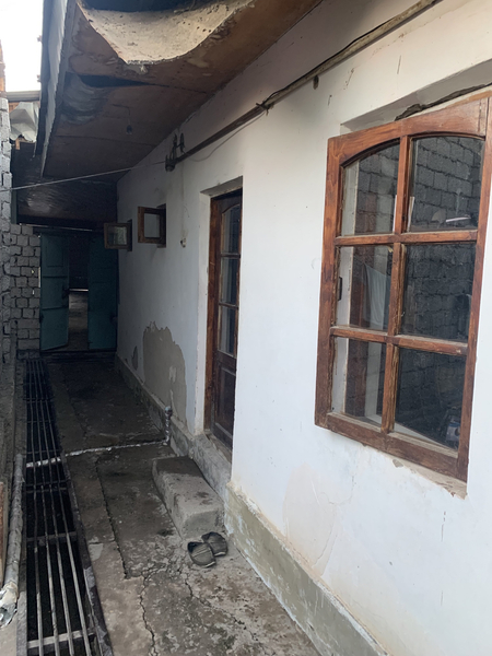 Uy sotiladi Qibray Baytqorgonda masjiddan taxminan 300metr pastda