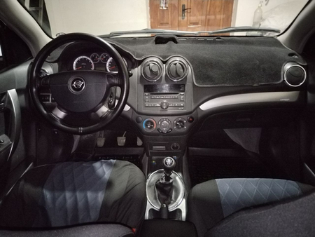 Автомобил Ravon Nexia R3