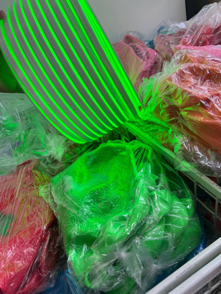 Neon.Неон 100m ranglar bor