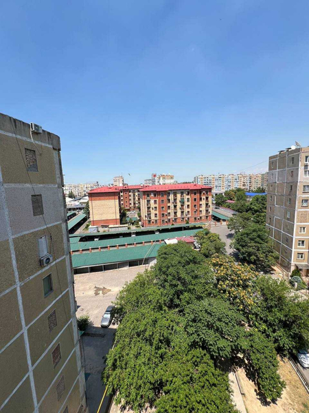 Паркентский рынок 2/8/9 в среднем состоянии 63 м² общий коридор