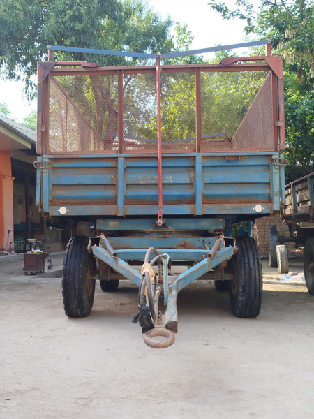 Traktor T28 pirsepi bilan