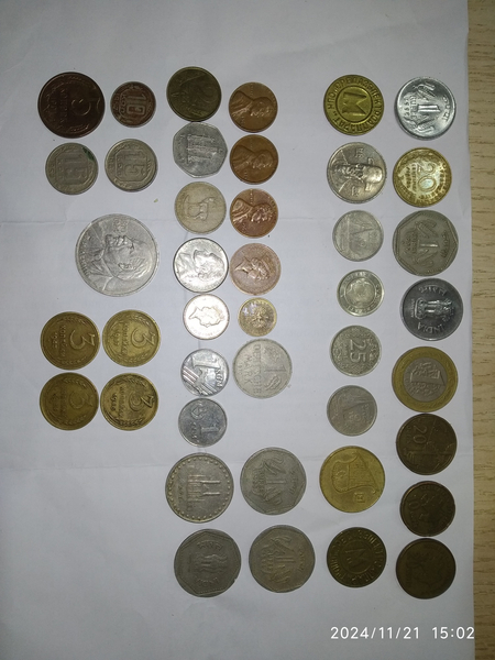 Продам манеты разное