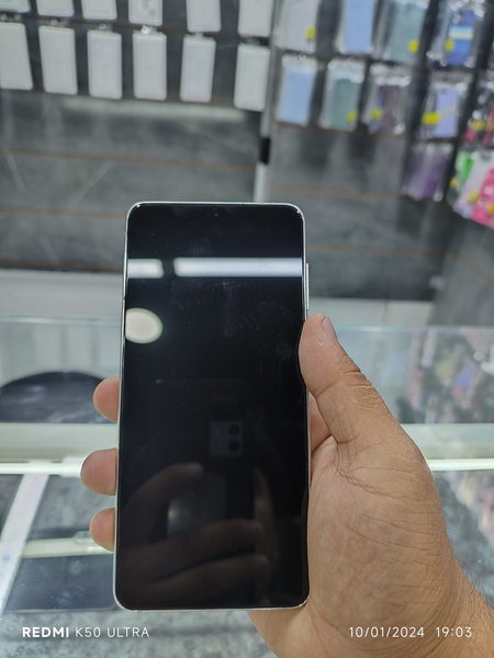 Samsung es 21  yevra