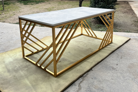 Jurnalniy stol loft stil