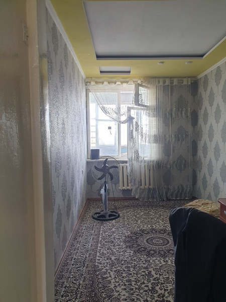 2 xona  5 etaj 7 mikrayon yangi bozorni oldidagi dom
