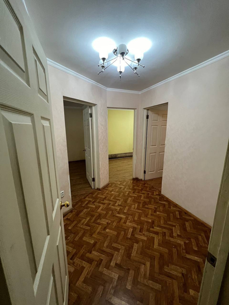 ПРОДАЁТСЯ квартира своя Чиланзар ,Хамза метро ориентир Алиев золото