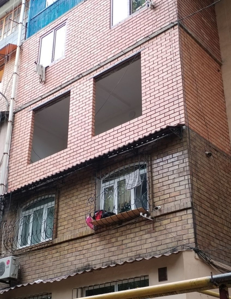 Кладка баконов. Установка козерог,решетка. Установка акфа окна и двер