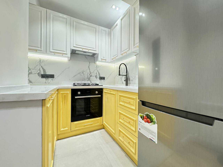 Срочно продается 4х ком квартира  Памятник Шастри.   80м2