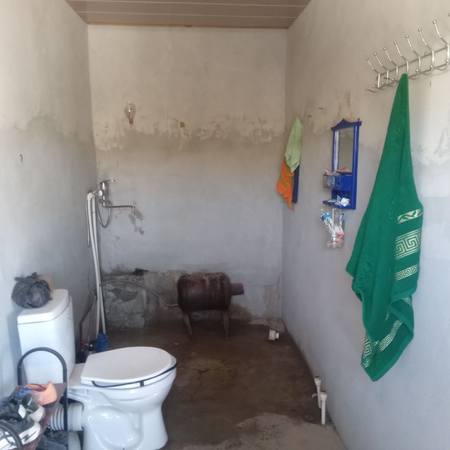 Hovli sotiladi srochno