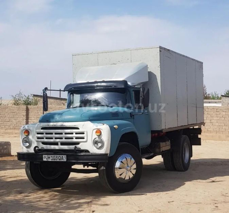 Zil 130 furgon yuk mashinasi