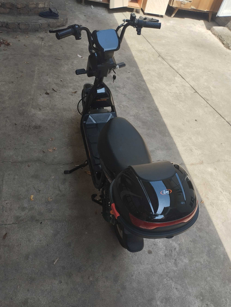 Electric Skuter Largo Motors