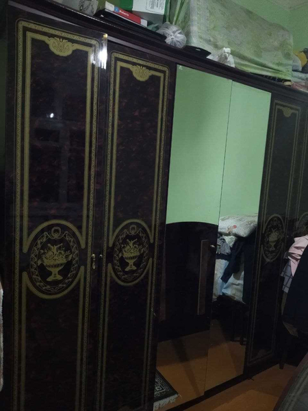 Спальный, шифанер, 2 туба, трюмо.