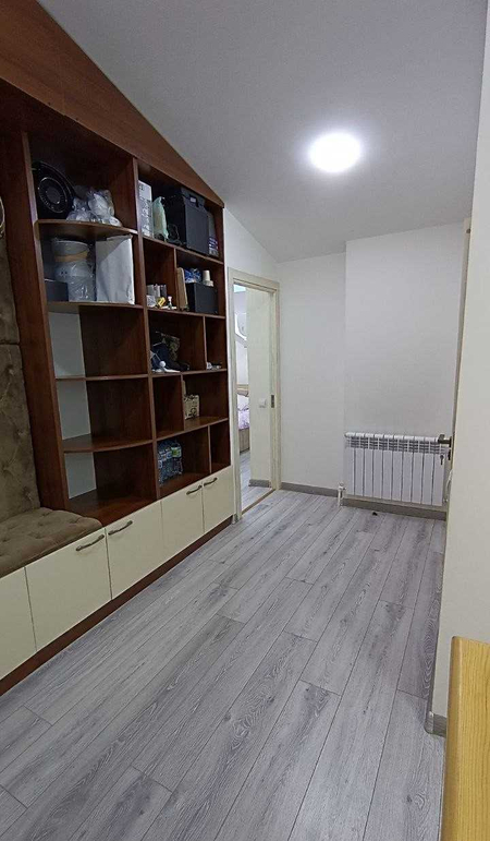 Продаю 3к квартиру по улице Мукими с ремонтом