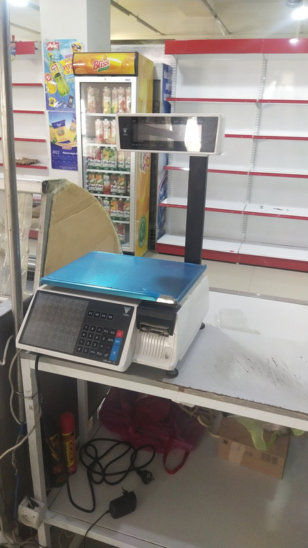 Supermarket uskunalari va stelajlari