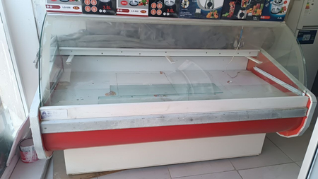 Vetrina xaladelnik zavod