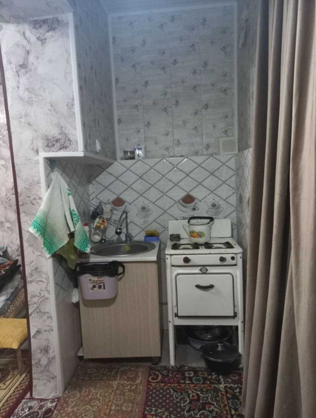Юнусабад 2 квартал. Продается квартира 1/4/4