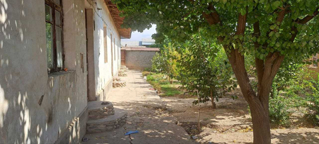 Yer sotiladi  uchqaxramon