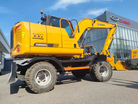 Экскаватор XG8085w с ручной передачей  0.3m³  48kw