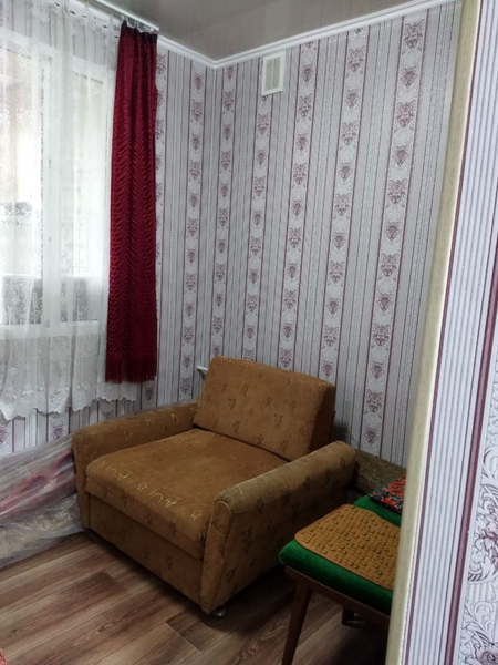 Срочно! Максим Горький/ Метро Буюк Ипак Йули 2в3 комнатная евро кв.