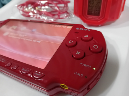 Assalom alekum Psp sotiladi yaxshi holatda ishlashi tinniq ovozlari
