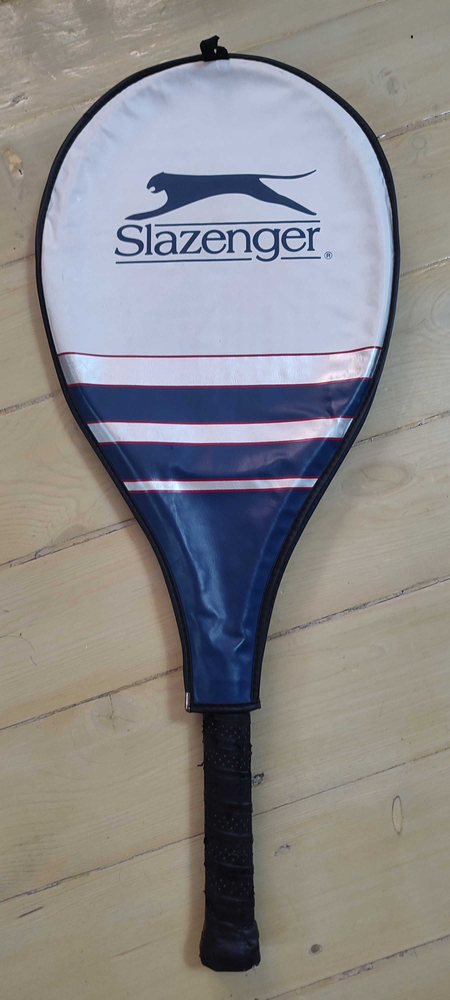 Продам теннисную ракетку SLAZENGER.