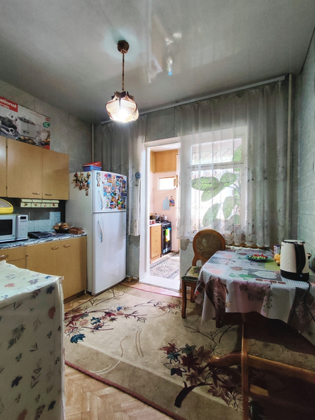 Чиланзар-13, Продаётся  просторная 3-комнатная квартира  91м²