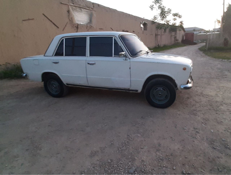 Jiguli 2101 sotiladi