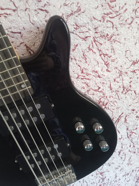 Bas gitara aktiv 5 strunali