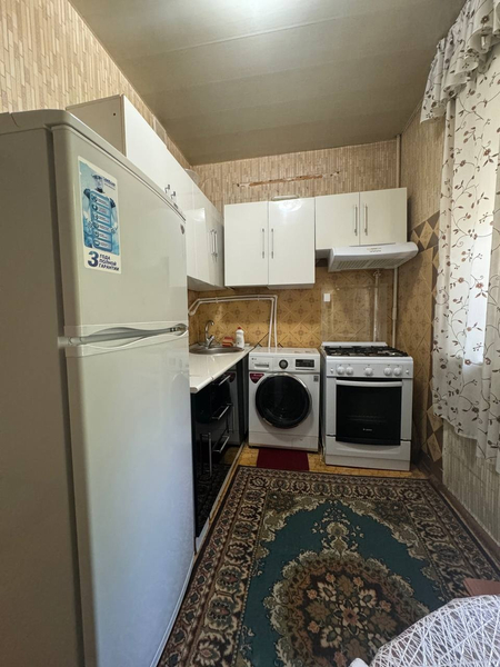 Аренда сдается на Кадышева (1в2 с мебелью и техникой чистая 2 этаж)