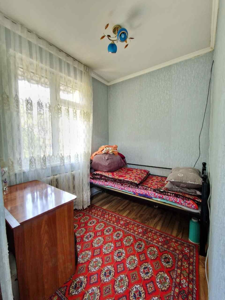 Чил Ц квартал
2/2/4 48м² бал:1.5*3 
Ор-р: метро Чиланзар