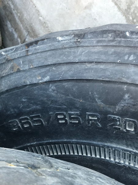 Шина бу 363.65.R20