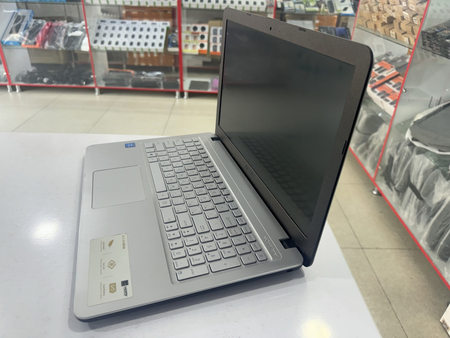 Asus ofisnoy soraganlar uchun maxsus keldi
