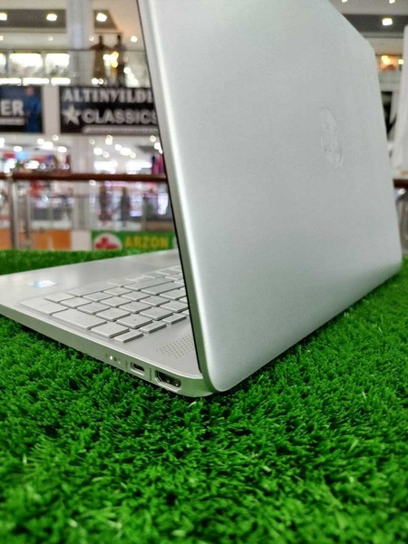 Yangidek HP Laptop 15 SKINDKA narxda sotiladi SHOSHILING