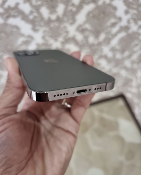 Iphone 12 pro sotiladi yoki obmen qilinadi