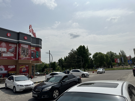 Продается отдельно стоящее здание на Юнусабаде