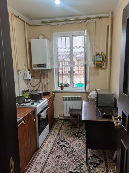 продаётся квартира. селигели 7. около метро. 3 станция. 2 комнатная.