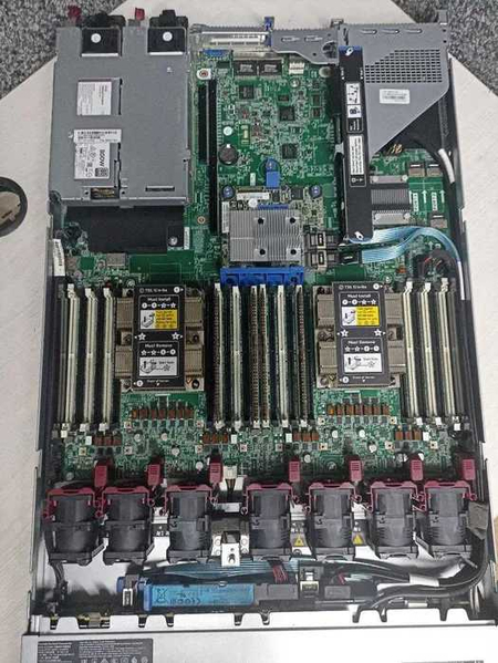 Б/У Сервер HP ProLiant DL360 gen10 8SFF/ Xeon GOLD 6133 / RAM 128 GB