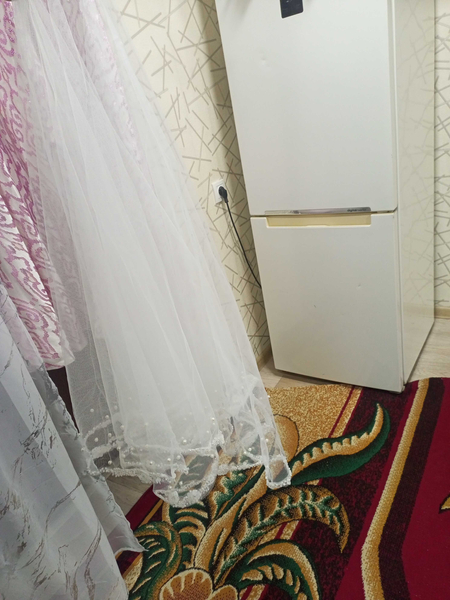 Kelinlarga salom qilish uchun sari va diadema