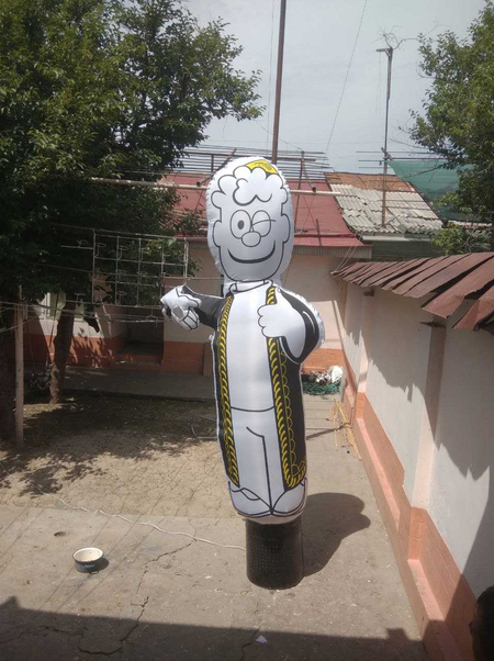 Gaz zapravka va kafelar uchun Naduvnaya figura Rassrochkaga beriladi