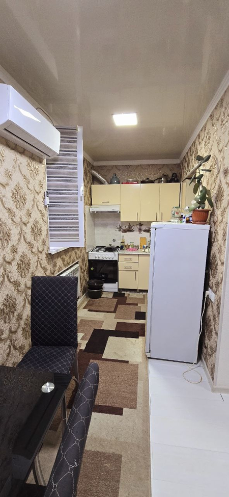 Продам квартиру Буюк ипак йули 77серия 2/4/4 60м2
