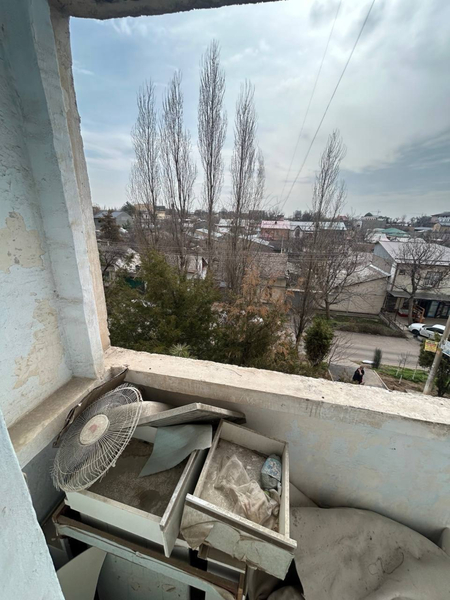 Продаётся квартира. Без ремонта. Паркентский базар. Банковский дом .