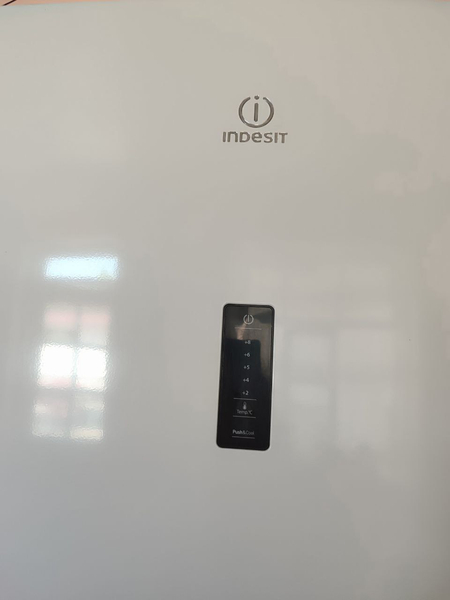 Muzlatgich Indesit