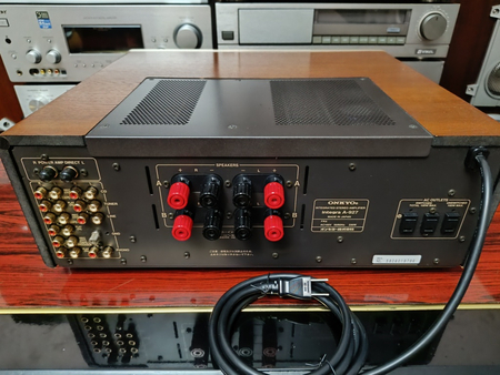 Усилитель Onkyo Integra A-927.
