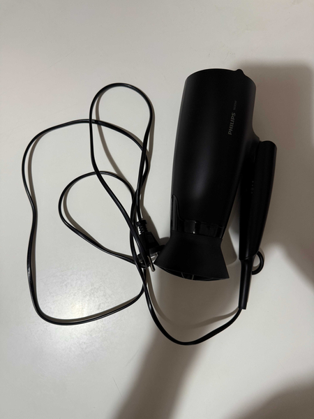 Фен Philips 3000, мощность 1600 Вт, ручка складывается