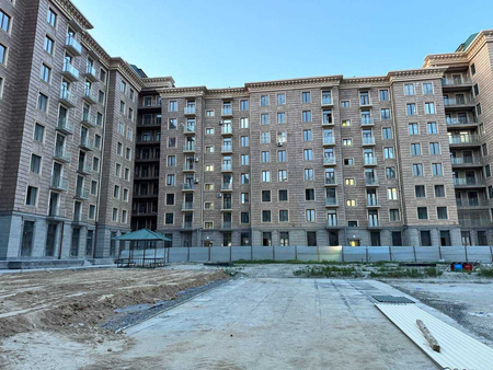 3х комнатная квартира на 1 этаже  90кв/м, в Самарканде